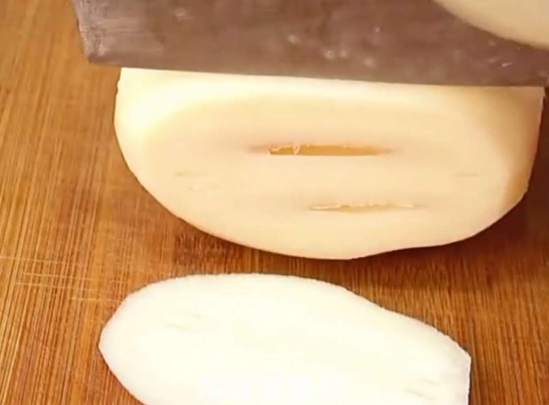 鸡蛋莲藕饼入口细细品味，口感清脆鲜香，一次味觉的盛宴-京东健康